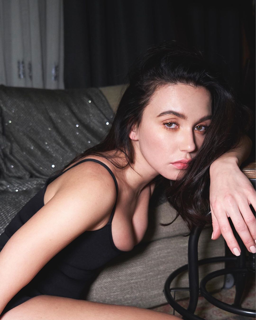 Был ли роман между экс-участницами SEREBRO? Все подробности драмы Темниковой и Серябкиной